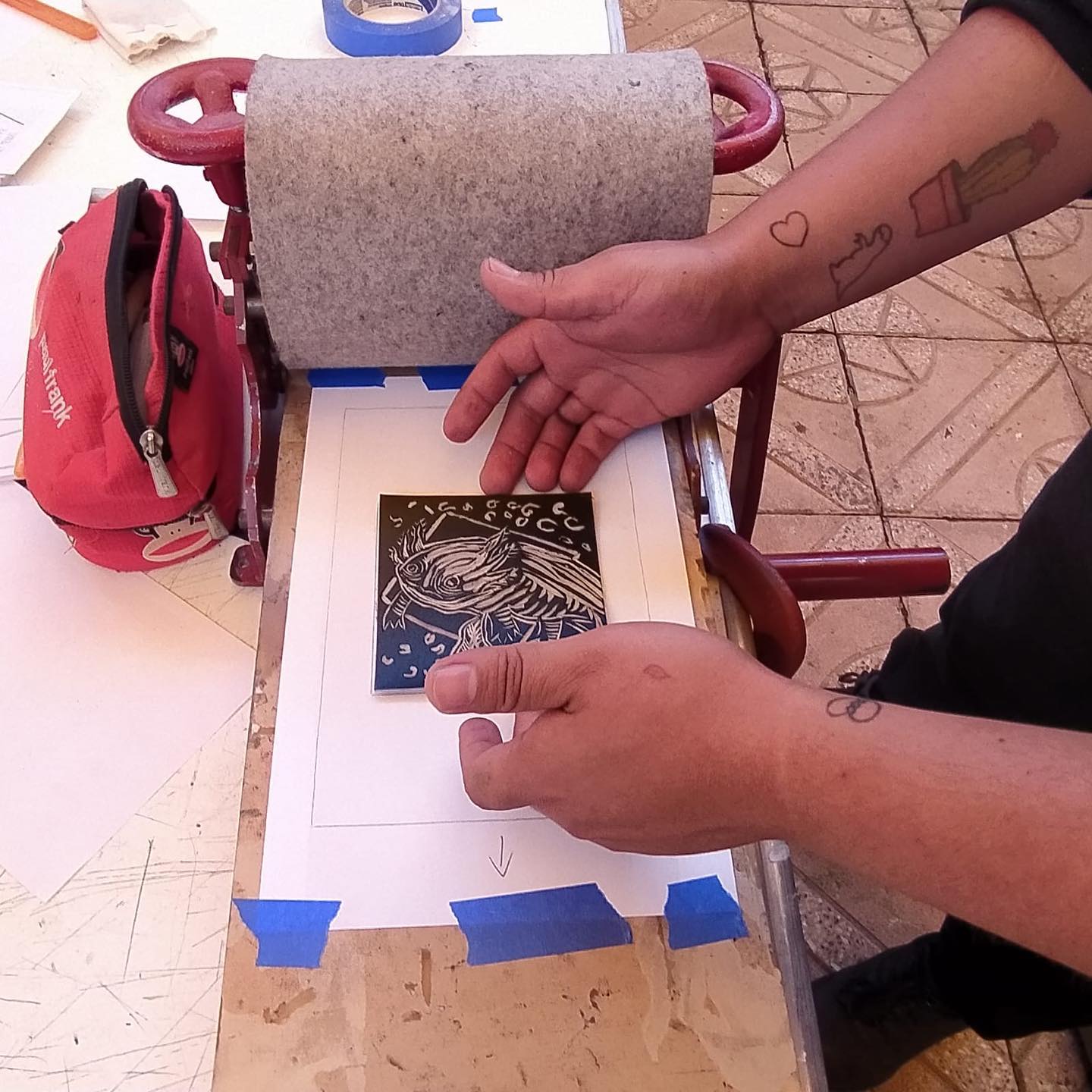 Grabado en linóleo – Taller de gráfica nahual